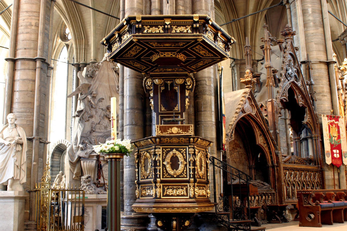 Which objects will you find in a church? | Westminster Abbey