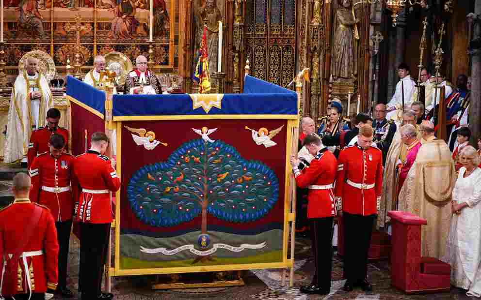 Their Majesties The King and Queen crowned at the Abbey | Westminster Abbey