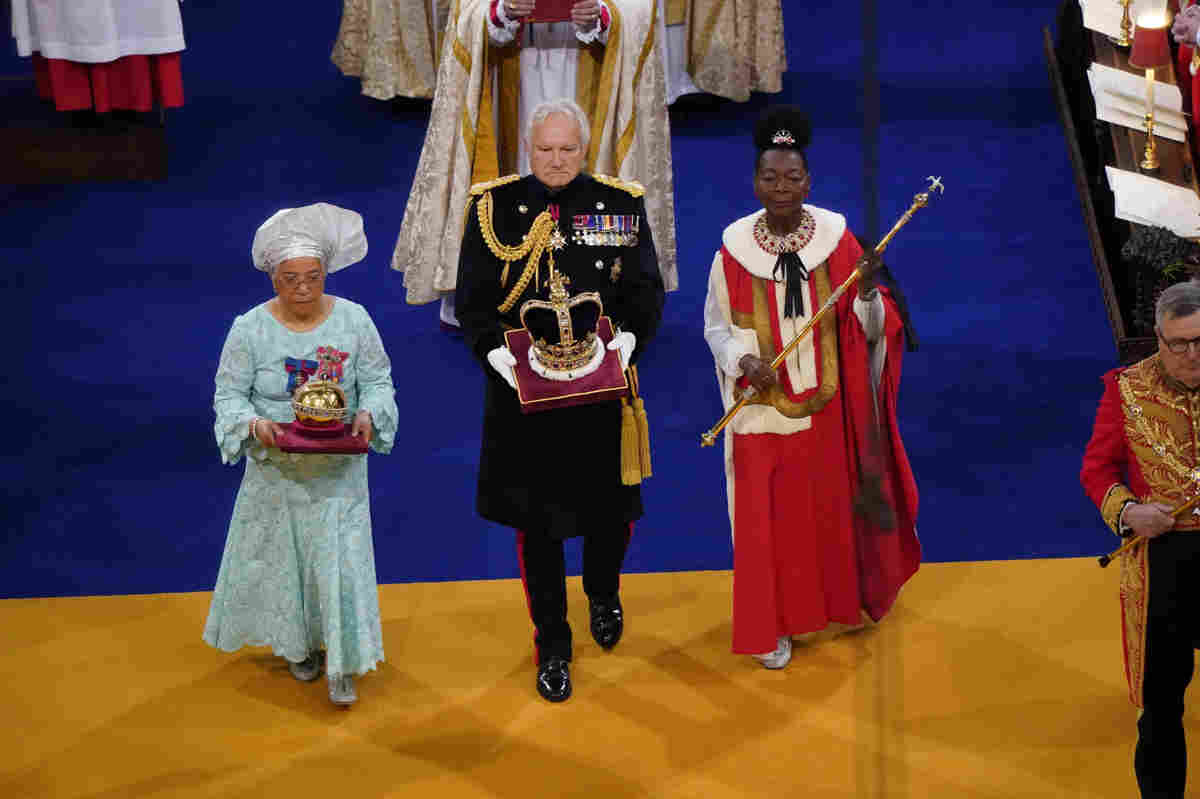 Their Majesties The King and Queen crowned at the Abbey | Westminster Abbey