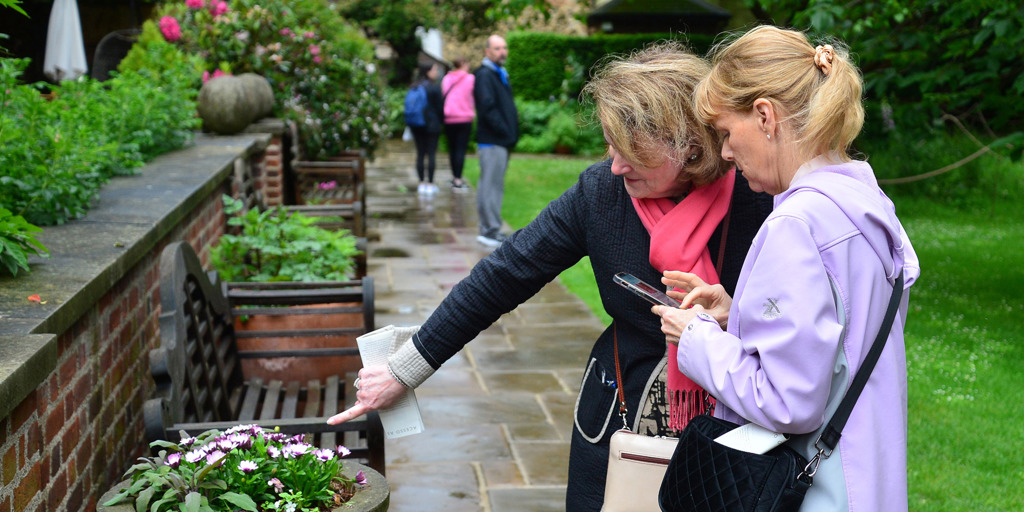 Tour: Glorious gardens | Westminster Abbey