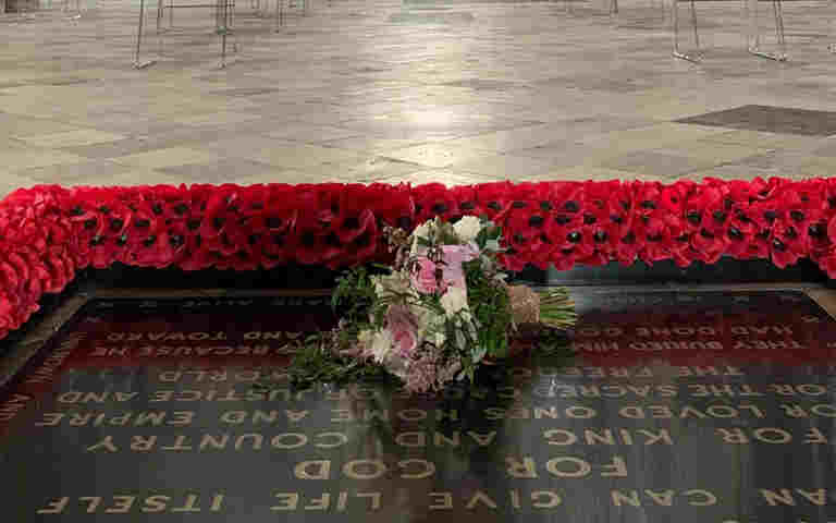 Princess Beatrice’s wedding bouquet rests on Warrior’s grave ...