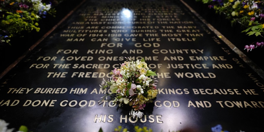 Queen’s bouquet rests on Grave of the Unknown Warrior | Westminster Abbey
