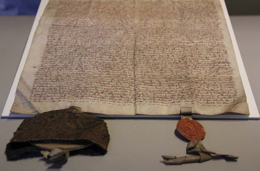 Henry III manuscripts go on display in the Galleries | Westminster Abbey