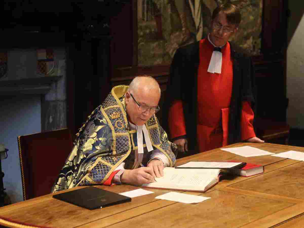 Dr David Hoyle installed as 39th Dean of Westminster | Westminster Abbey