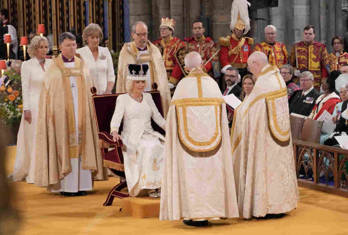 Their Majesties The King and Queen crowned at the Abbey | Westminster Abbey